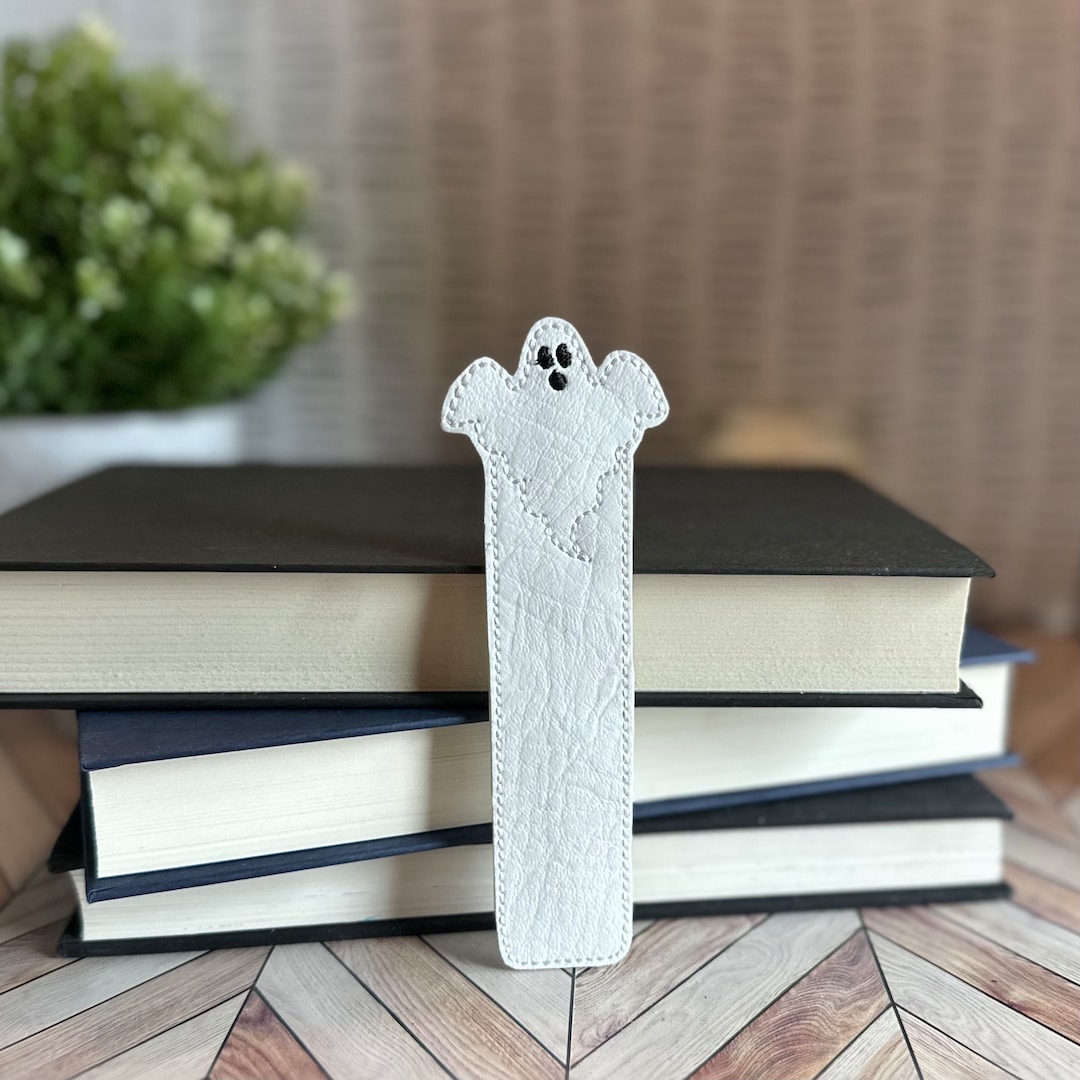 Halloween Ghost Bookmark | Book Reader | Bookworm Lover | Avid Reader ...