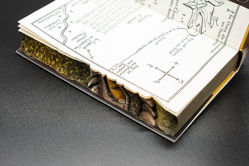 The Hobbit J. R. R. Tolkien 3D Edges With Painting Smaug, Fore-edge Art ...