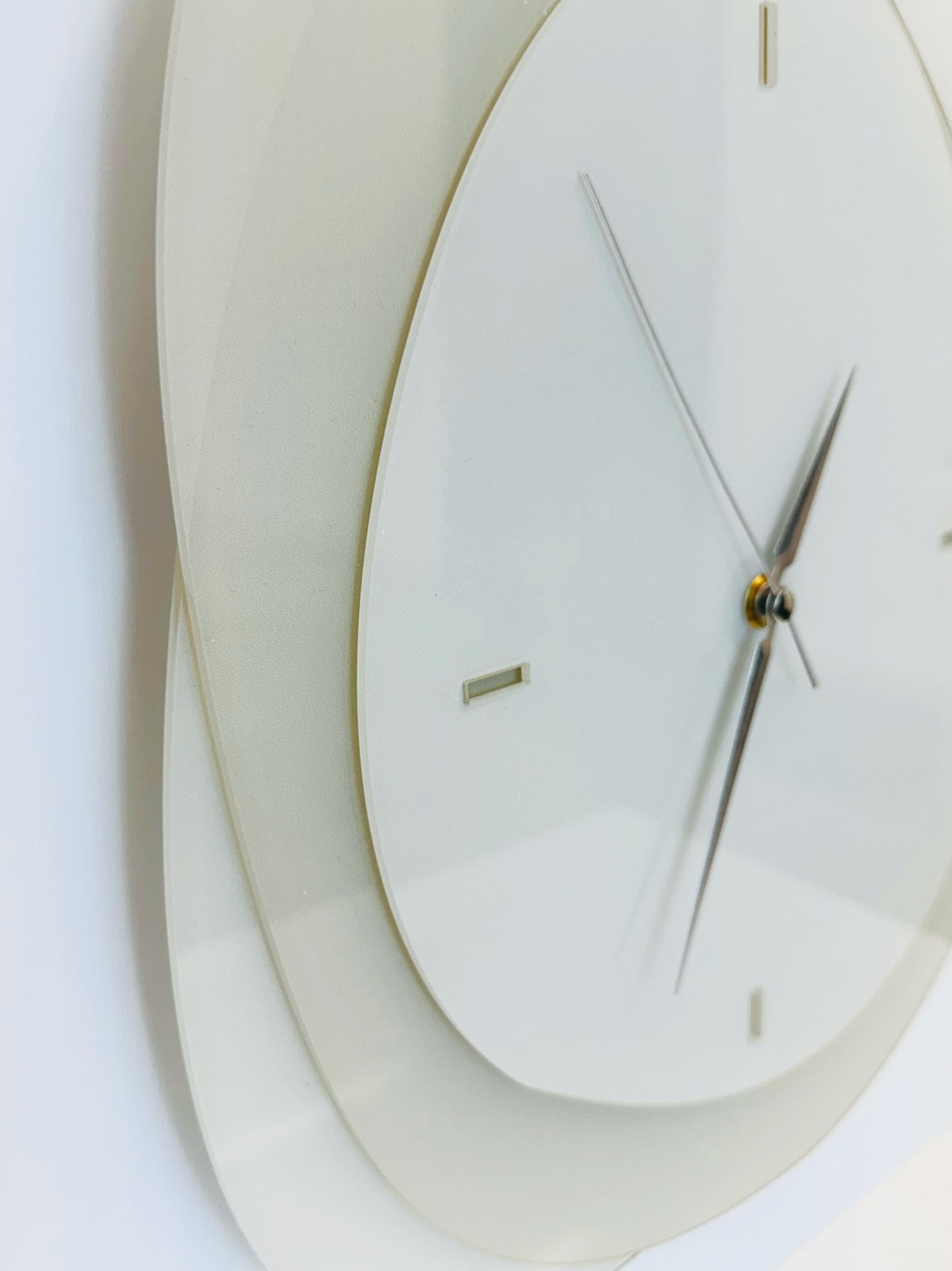 Modern Handmade Acrylic Wall Clock Elegant Home Decor, Minimalist Wall ...