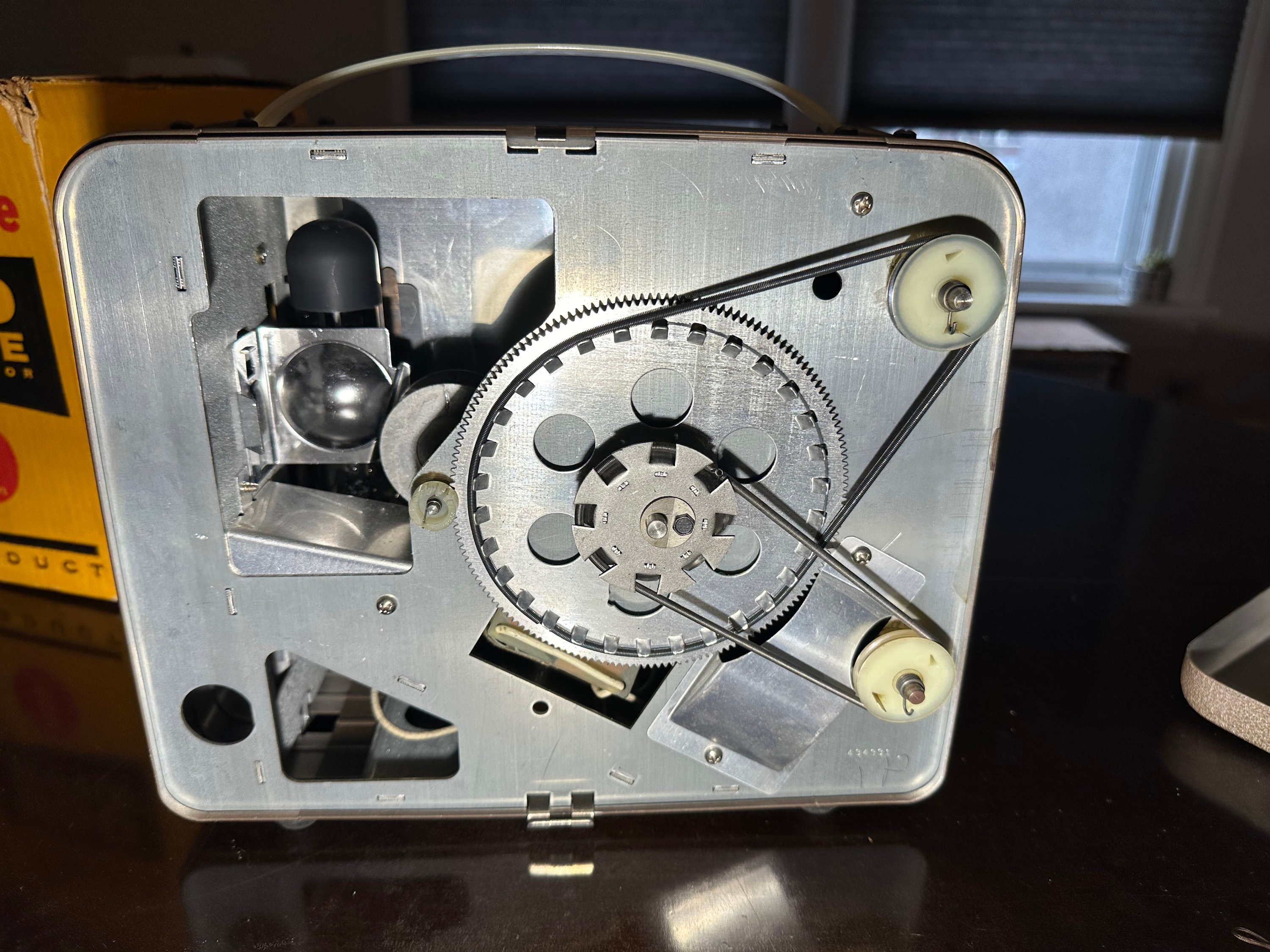 Vintage Kodak Brownie 500 Movie Projector (8mm With F/1.6 Lumenized ...