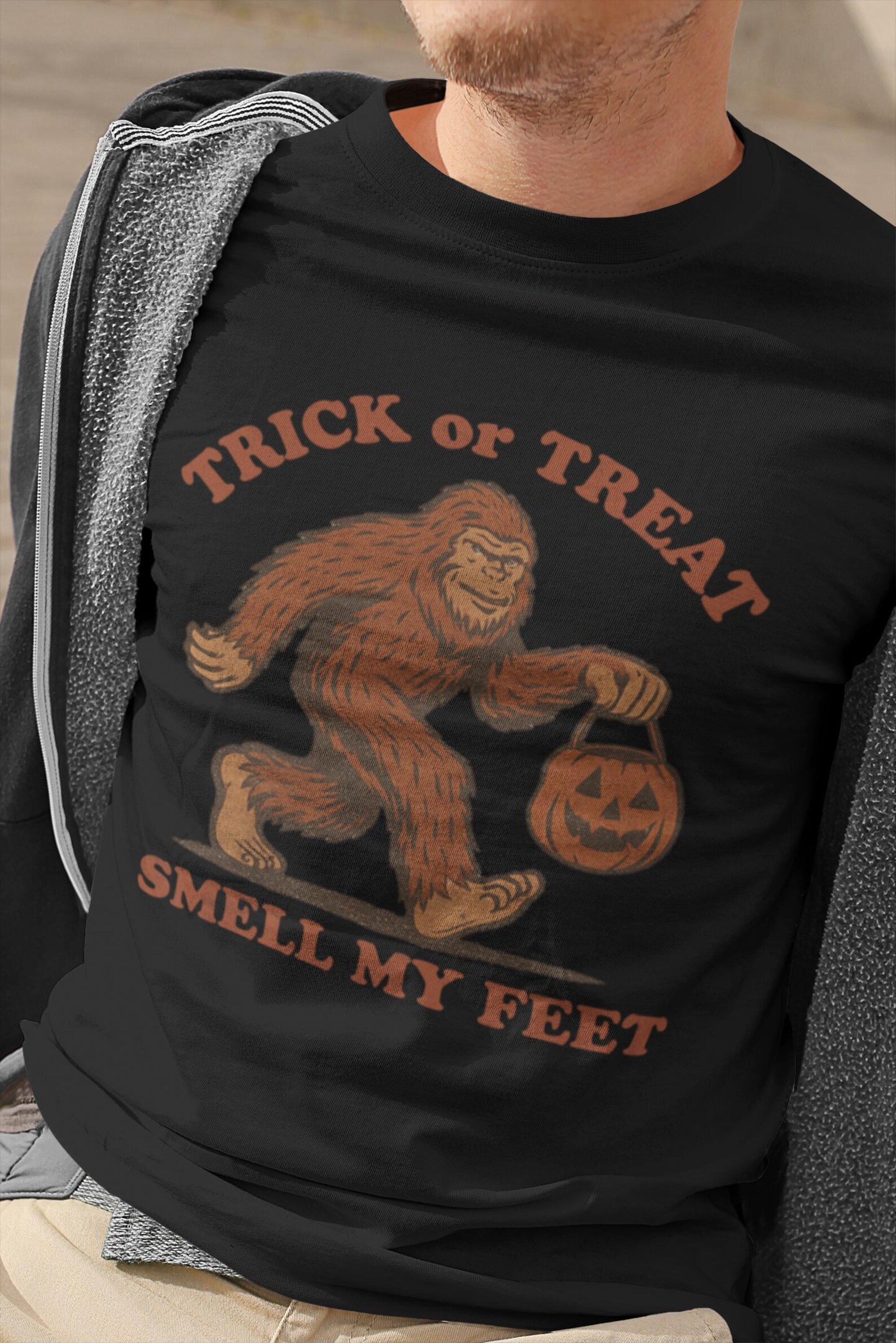 Trick or Treat Smell My Feet Hilarious Bigfoot Halloween T-shirt Funny ...