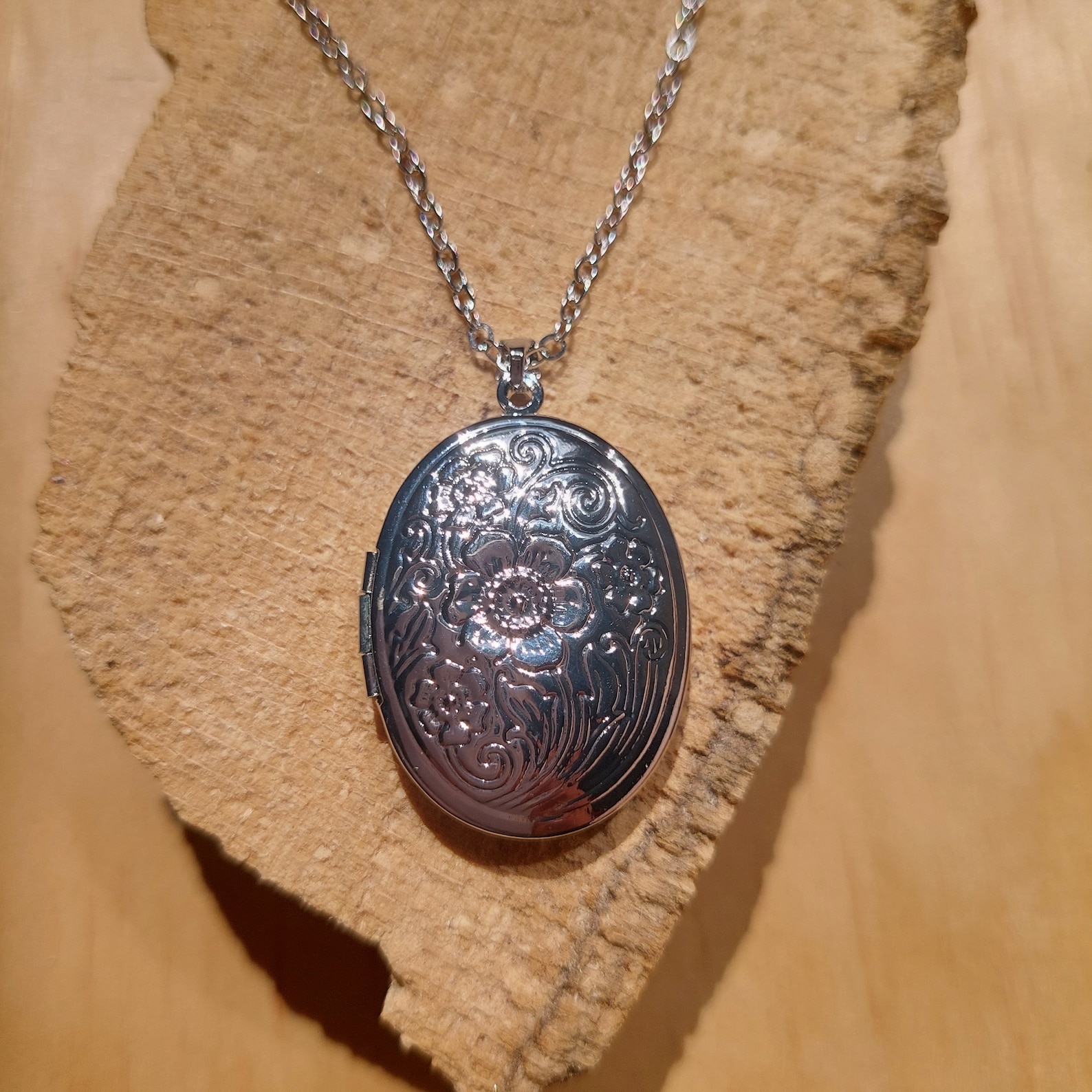 Heart Photo Frame Pendant, Engraved Heart Chain and Locket, Stainless ...