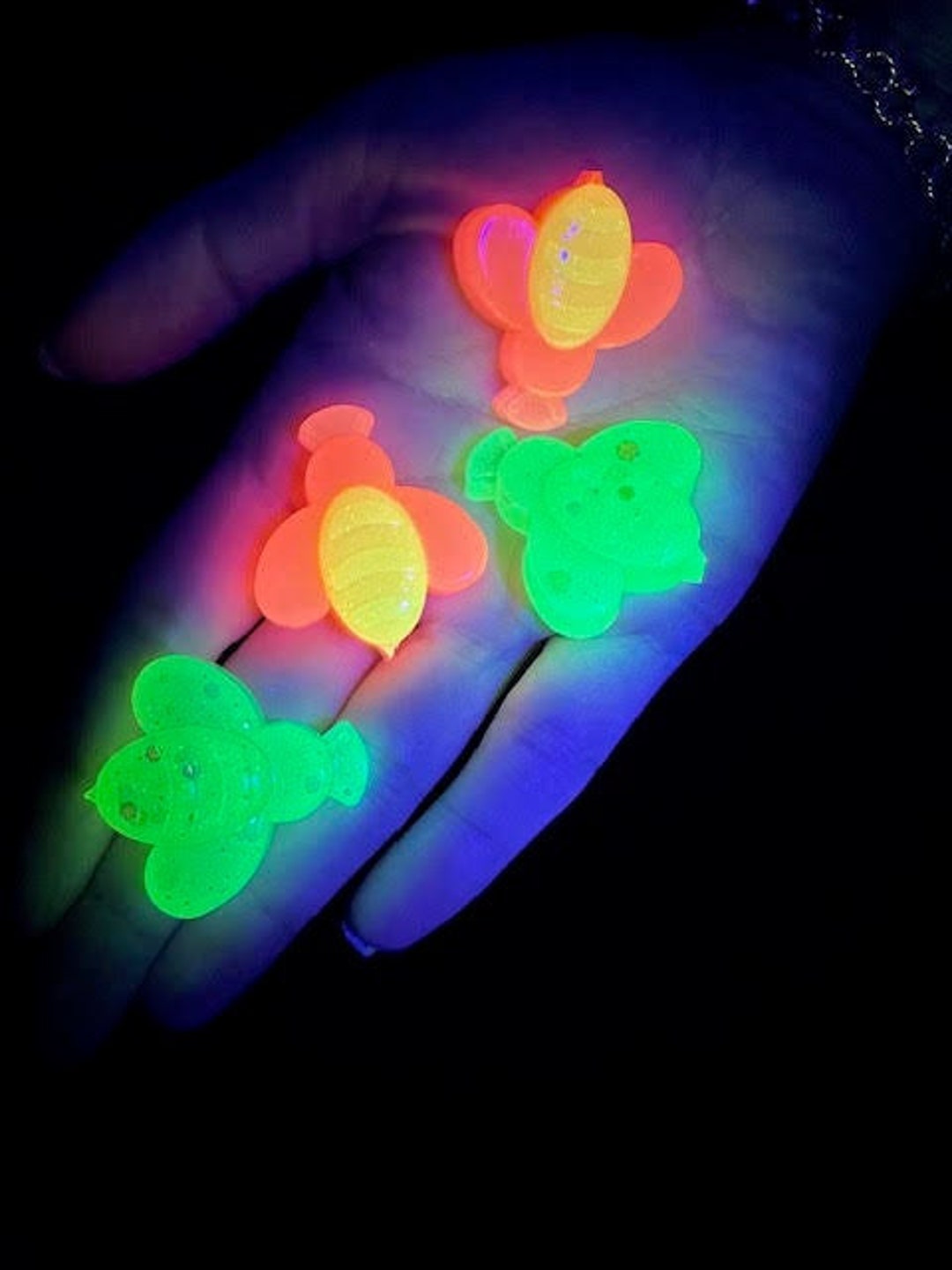 Blacklight Glowing Fireflies Loose Parts Play | Lightning Bugs ...