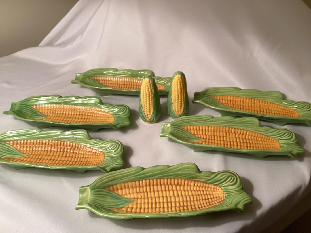 Hand Painted Corn on the Cob Plates With Matching Salt and Pepper ...