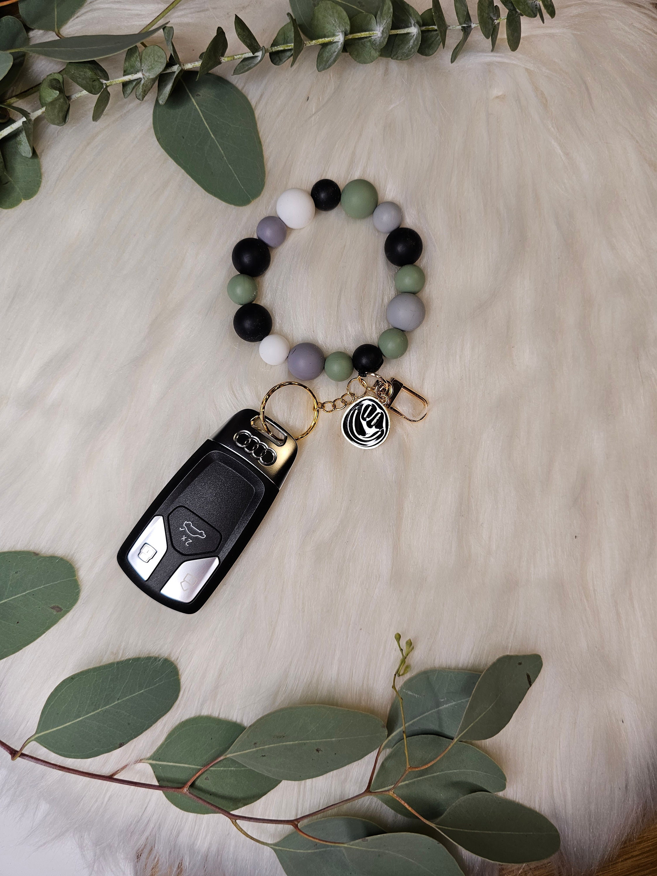 Key Chain Bracelet Silicone Beads in Desired Colors With Smiley Pendant ...