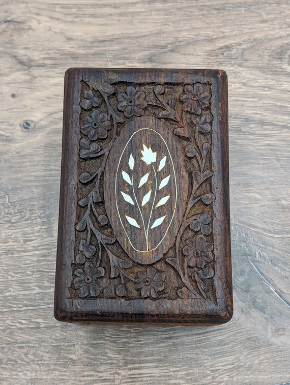 Mid 20th Century Carved Wood Flower Inlay Trinket Jew… - Gem