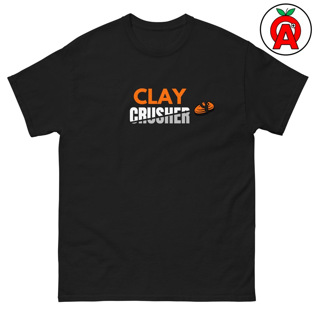 Clay Crusher With Skunk Drinking Beer, Adult Unisex Classic T-shirt for ...