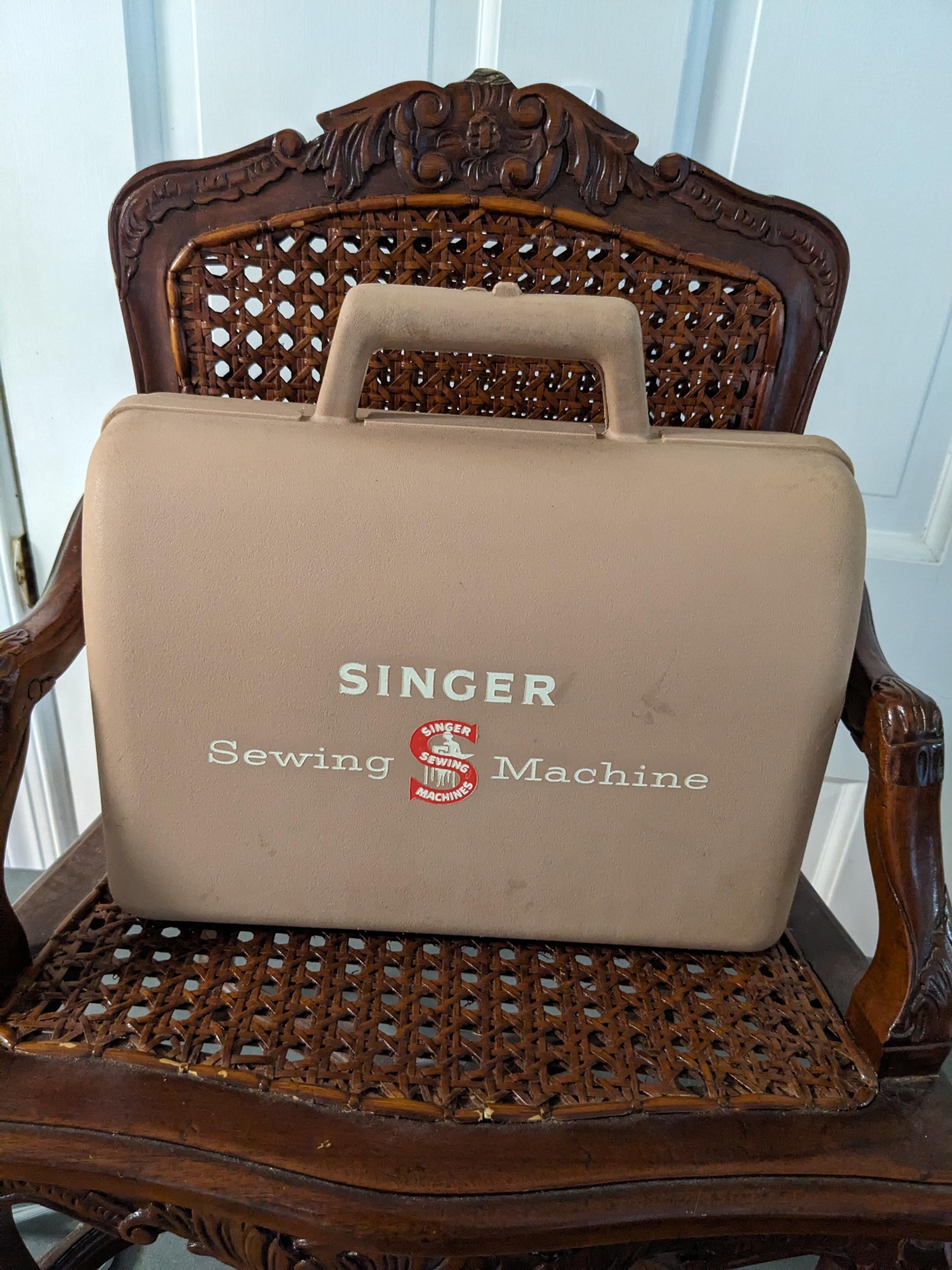 Vintage Children's Singer Sewing Machine With Case. - Etsy