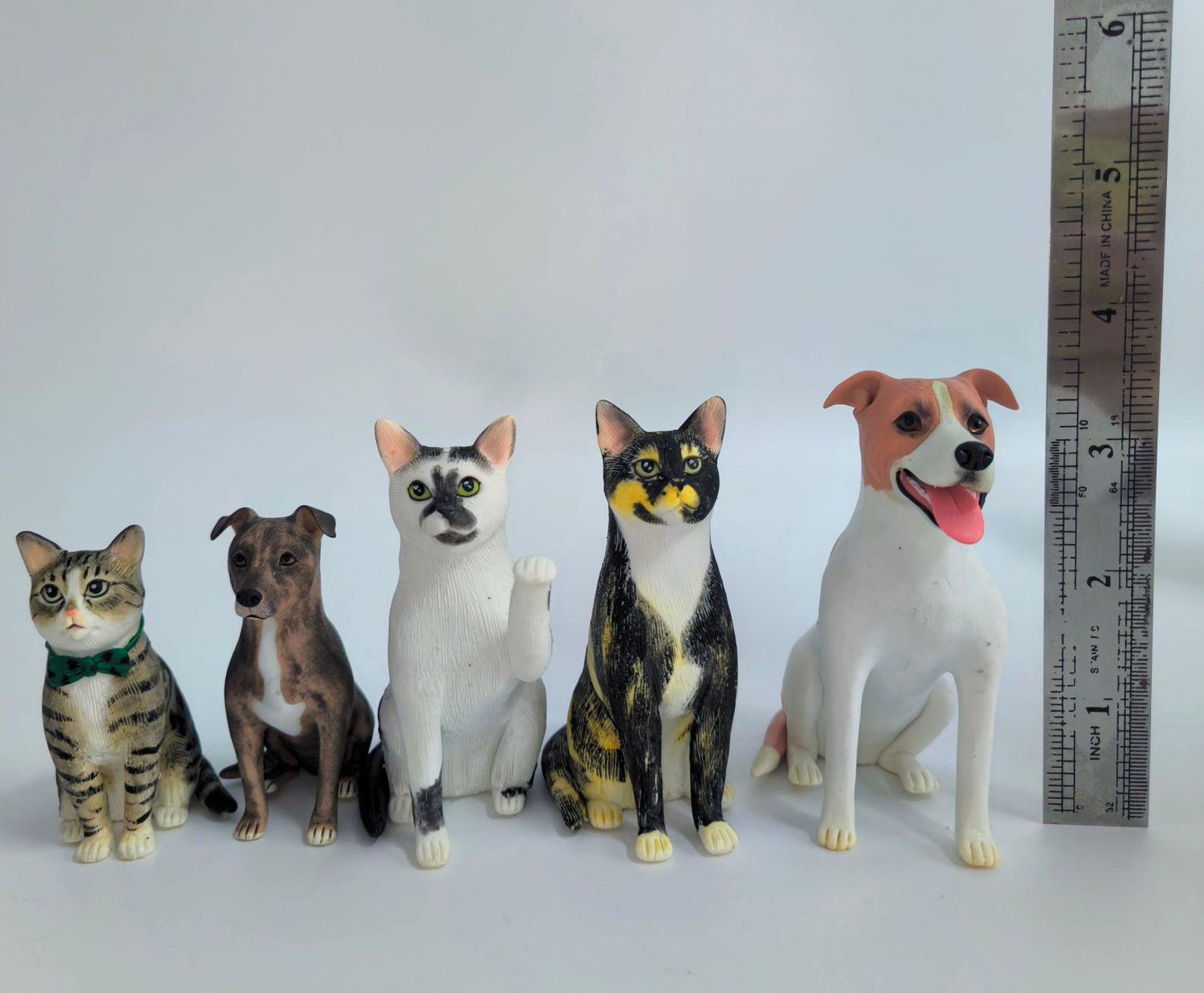 Customized Pet Wedding Cake Topper Statues, Pet Statues Sitting on the ...