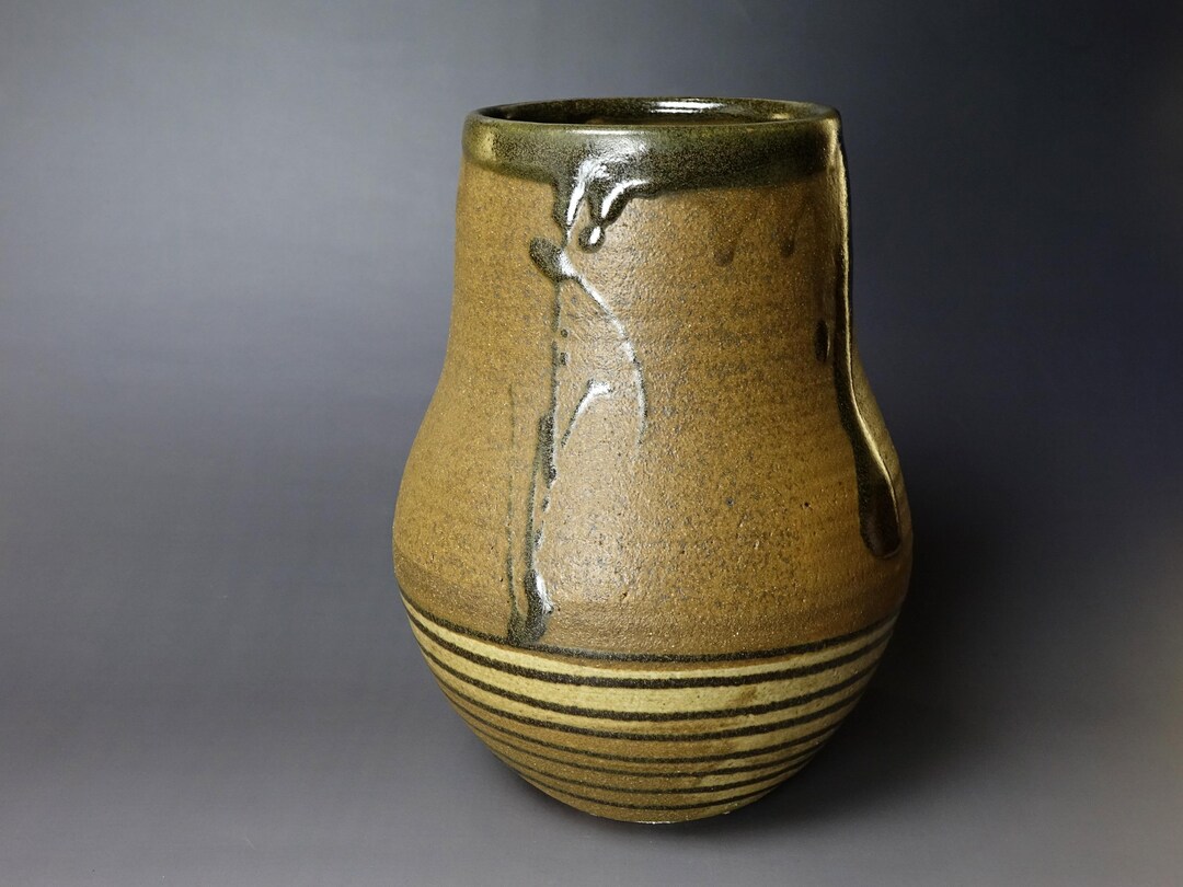 Living National Treasure Tamura Koichi (1918-1978) Iron Glaze Vase – A ...