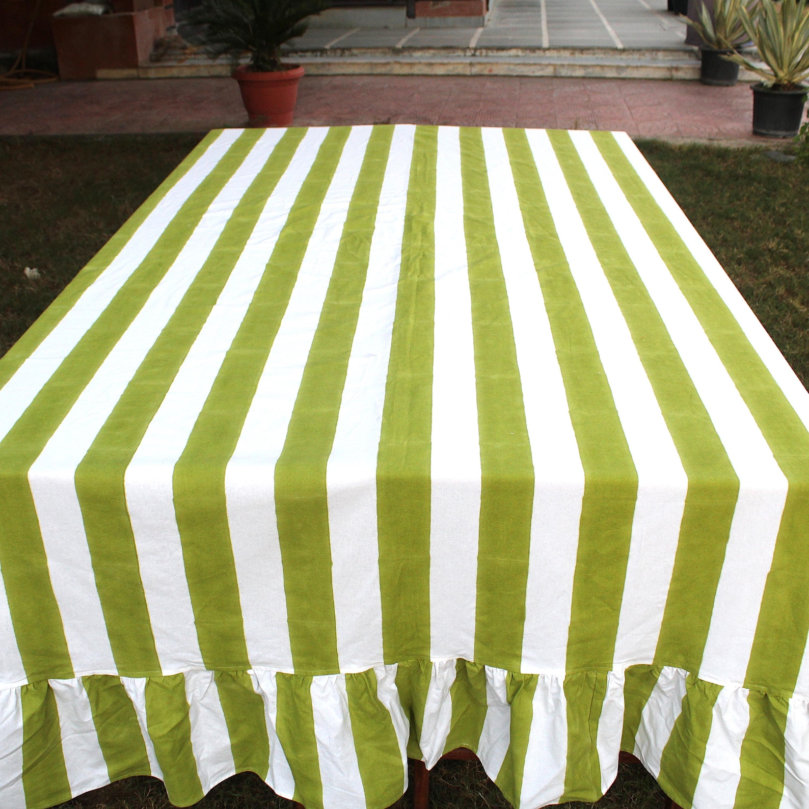 Light Green Stripe Table Cloth Ruffle for Table Decoration and ...