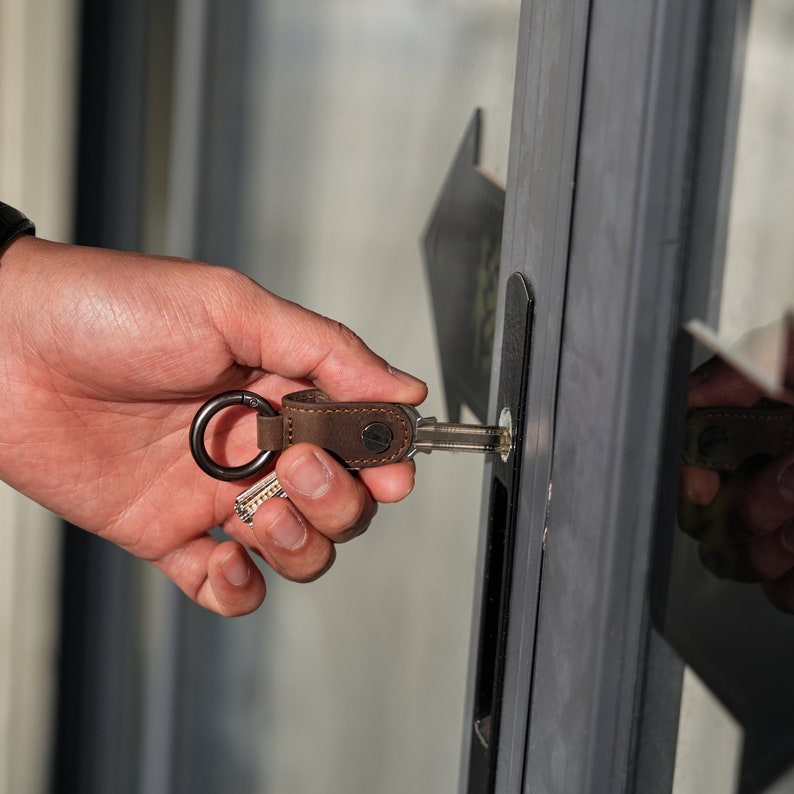 Minimalist Leather Key Organizer. Compact Leather Key Holder. Leather ...