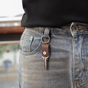 Minimalist Leather Key Organizer: Compact Crazy Horse Keychain - Etsy