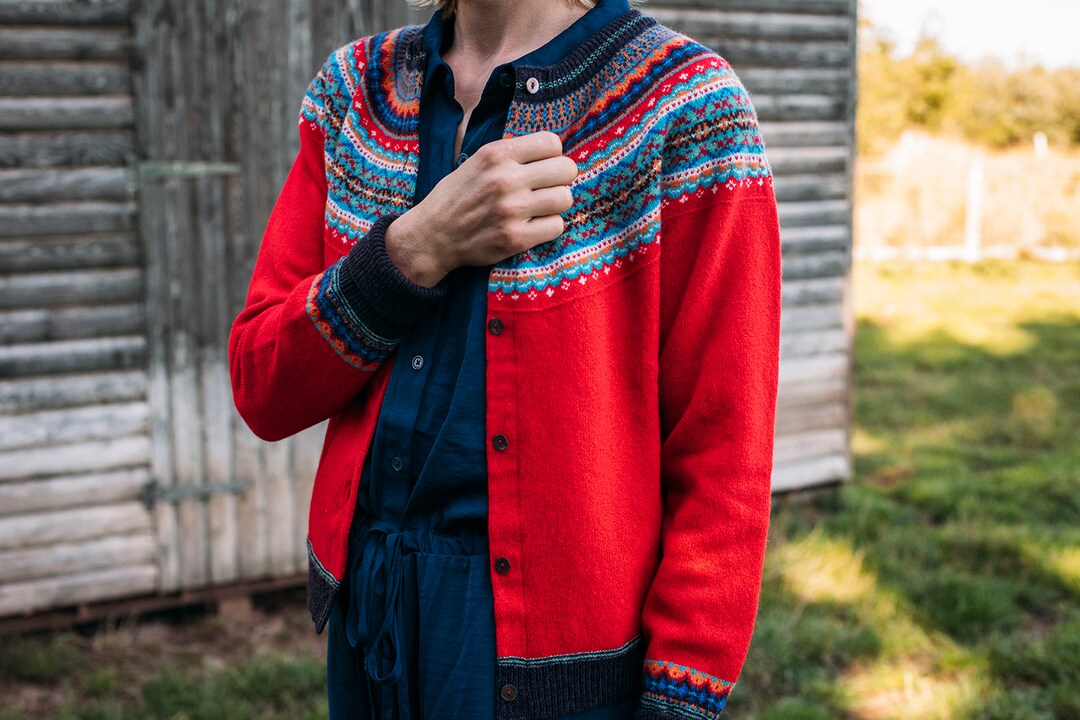 Alpine Cropped Cardigan by Eribe in Crabapple 100% Lambswool Fairisle ...