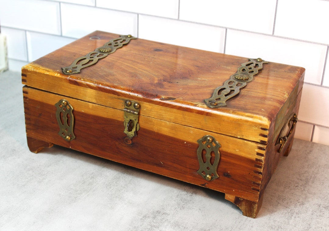 Vintage Cedar Chest Cigar Box Merchants Cigar Box Company Dallastown PA ...