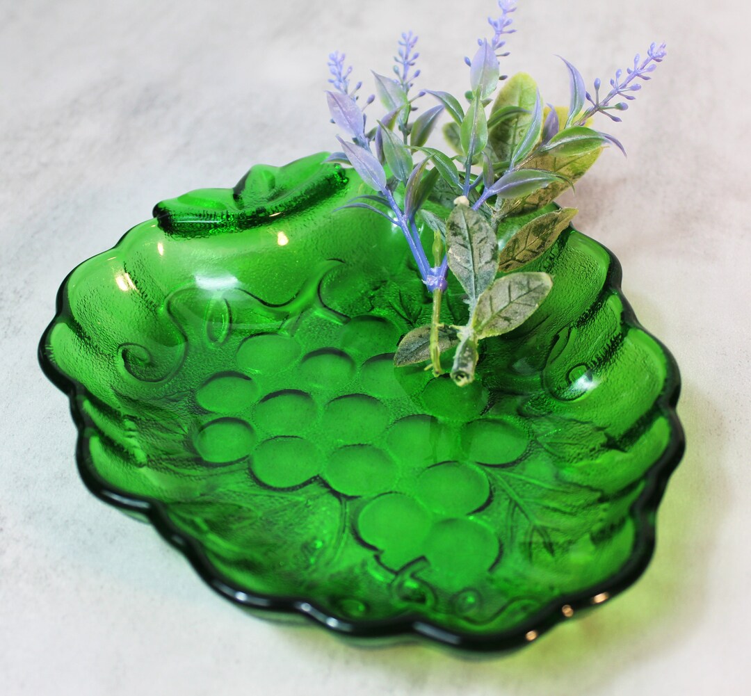 Vintage Emerald Green Grapes Dish Plate Pressed Glass Textured Surface ...
