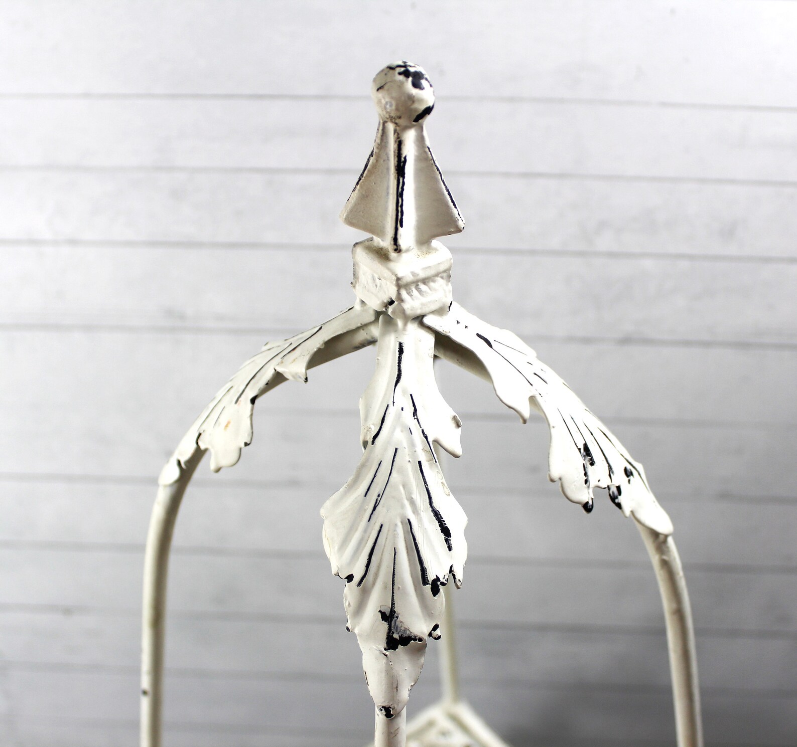 Vintage White Distressed Iron Metal Dome Plant Stand Finial Top Scrolls ...