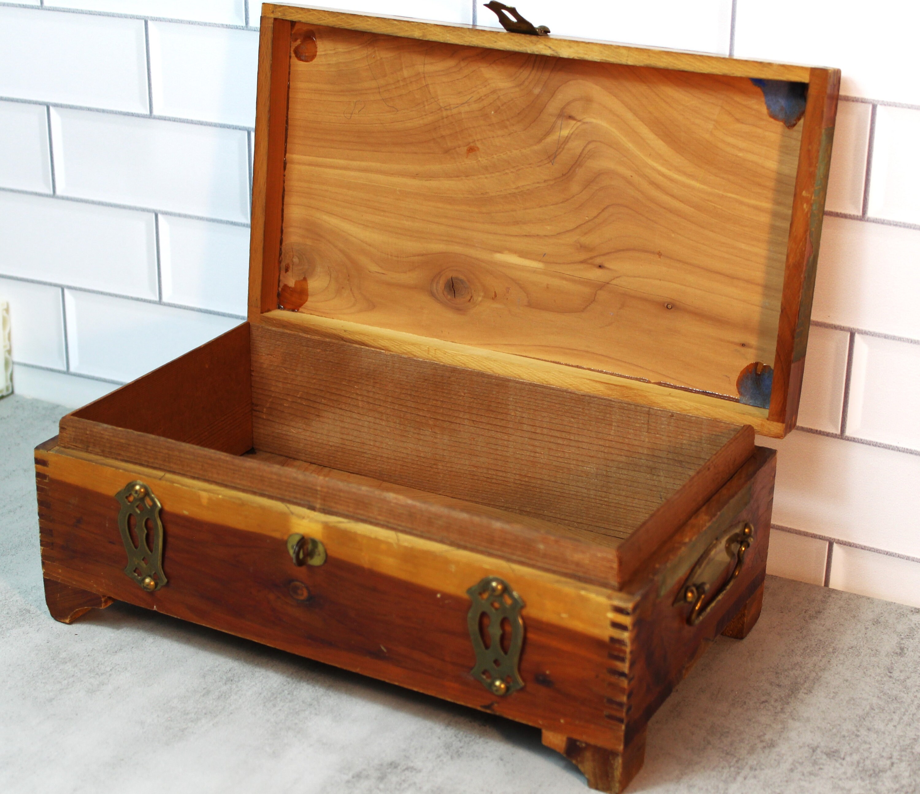 Vintage Cedar Chest Cigar Box Merchants Cigar Box Company Dallastown PA ...