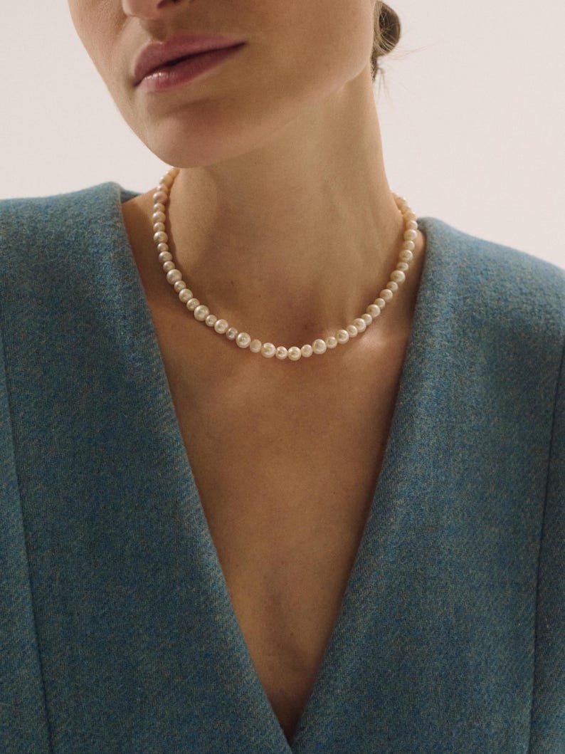 Classic Round Pearl Necklace, Elegant Woman Jewelry for Formal Event ...