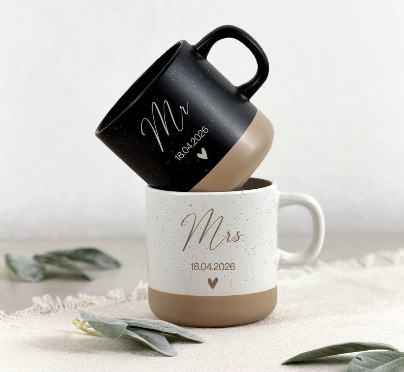 Huwelijksgeschenk: Mr & Mrs mokken met dienblad | Jubileumcadeau-idee ...