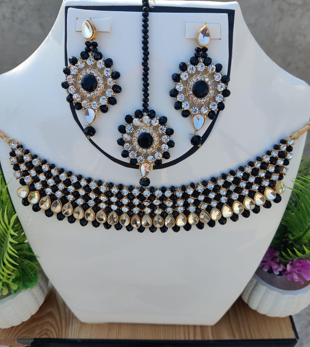 Handmade Black Choker Set: Indian Bridal Jewelry With Earrings & Bindya ...
