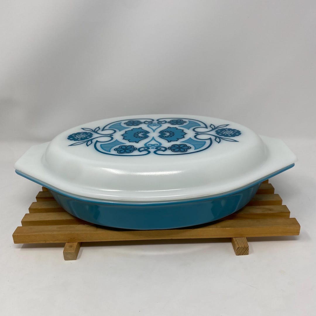 Vintage Pyrex Ovenware Blue Horizon Oval Divided Serving Dish With Lid ...