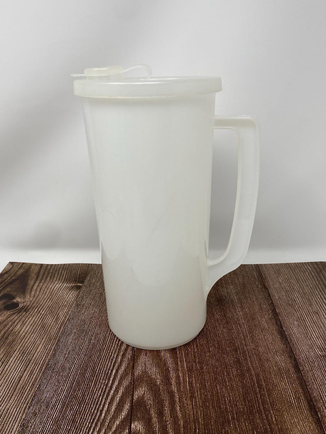 Eagle Super Seal Round Pitcher With Snap on Lid-32 Ounce-vintage ...