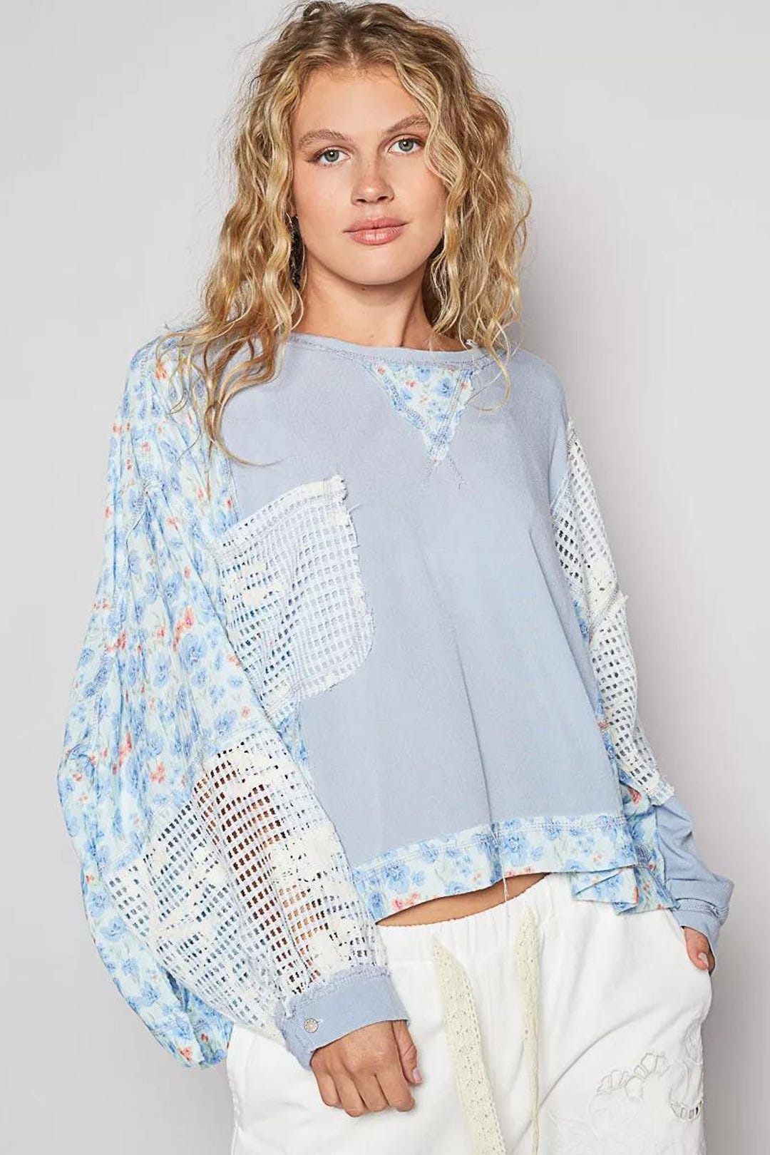 POL Round Neck Cropped Gauze Floral Pattern Top With Overlock Stitch ...