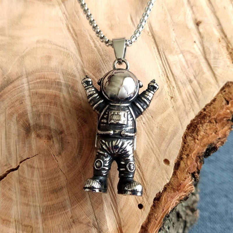 Astronaut Mens Necklace - Etsy