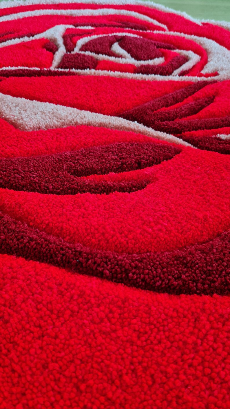 Tufted Rose Rug | Handmade | Red and Pink | Statement Area Rug - Etsy