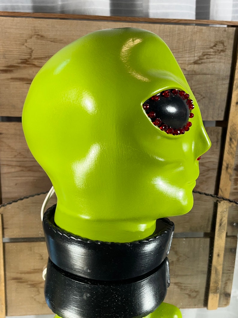 Alien Monster Halloween Decor Vintage Lighted Plug in Table Lamp Face ...