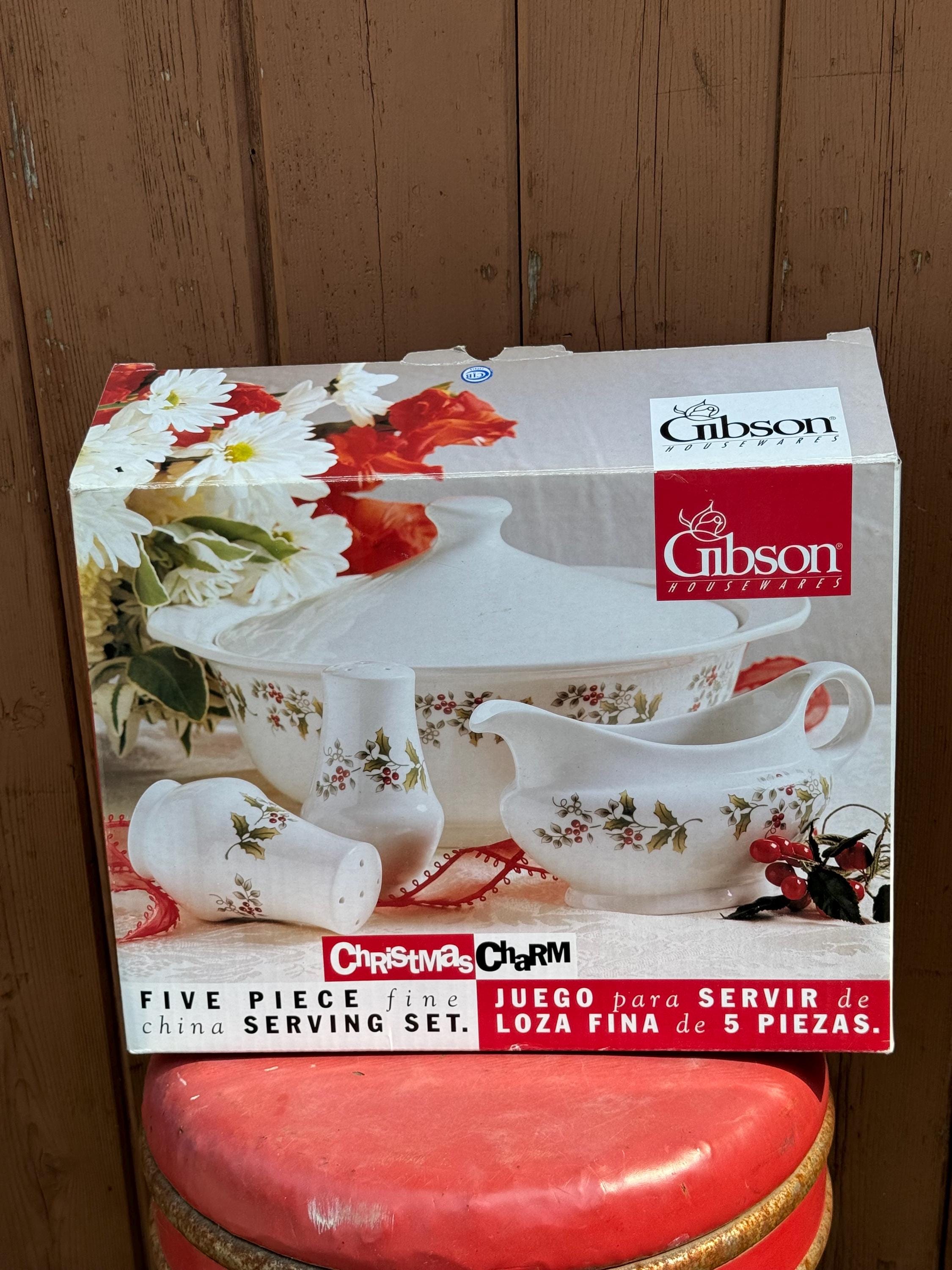 Table Setting for Eight Plus Gibson Housewares Christmas Charm Vintage ...