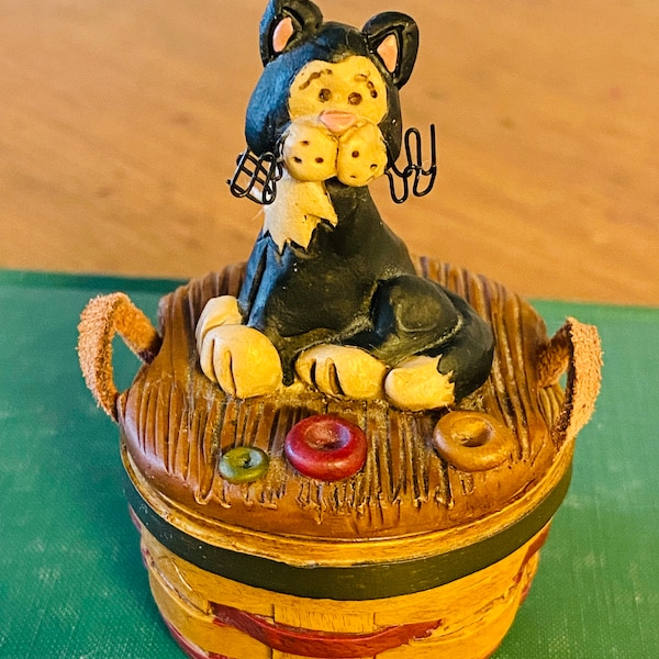 Suzi Figurine - Etsy