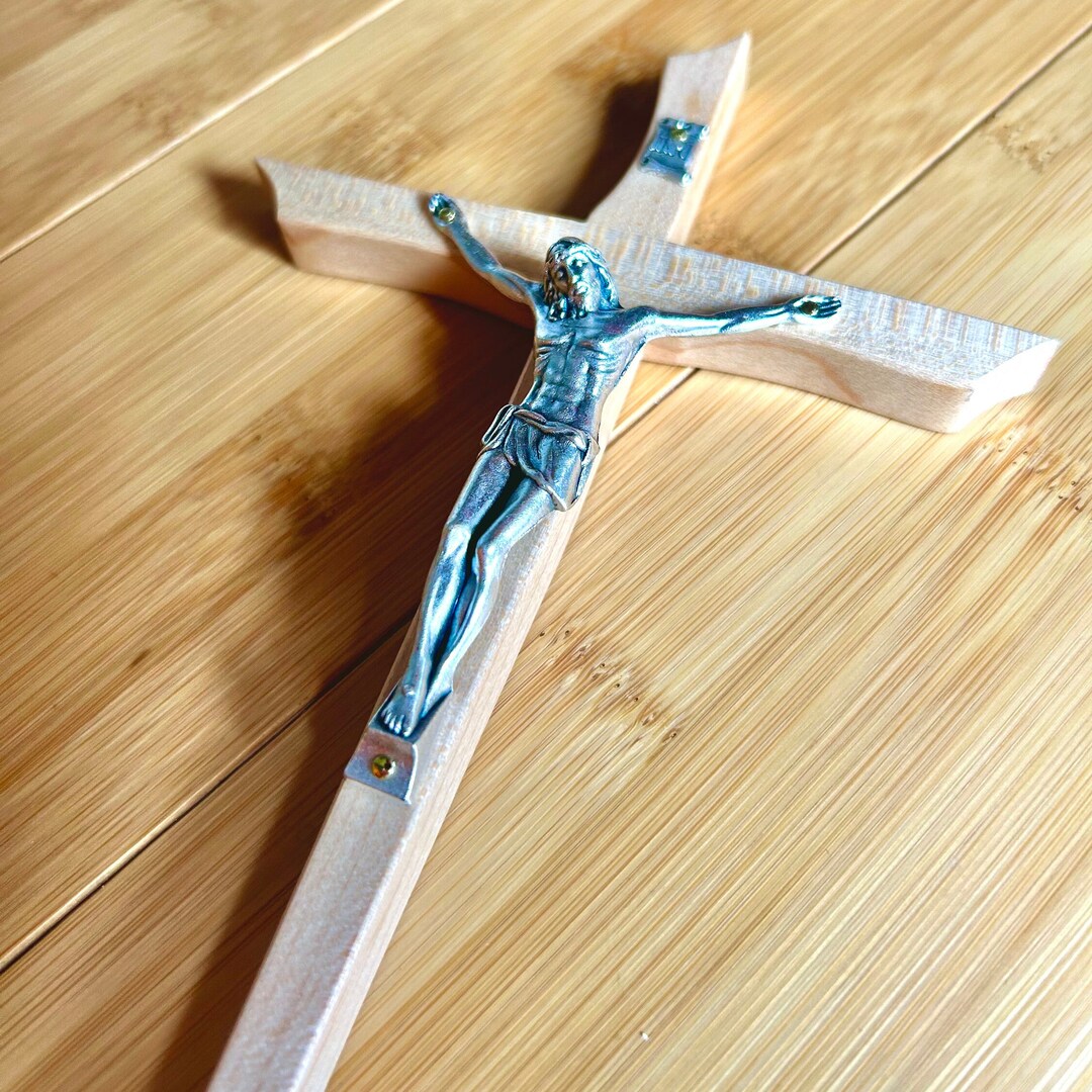Maple Contemporary Crucifix With Italian Corpus| Crucifix Wall Catholic ...