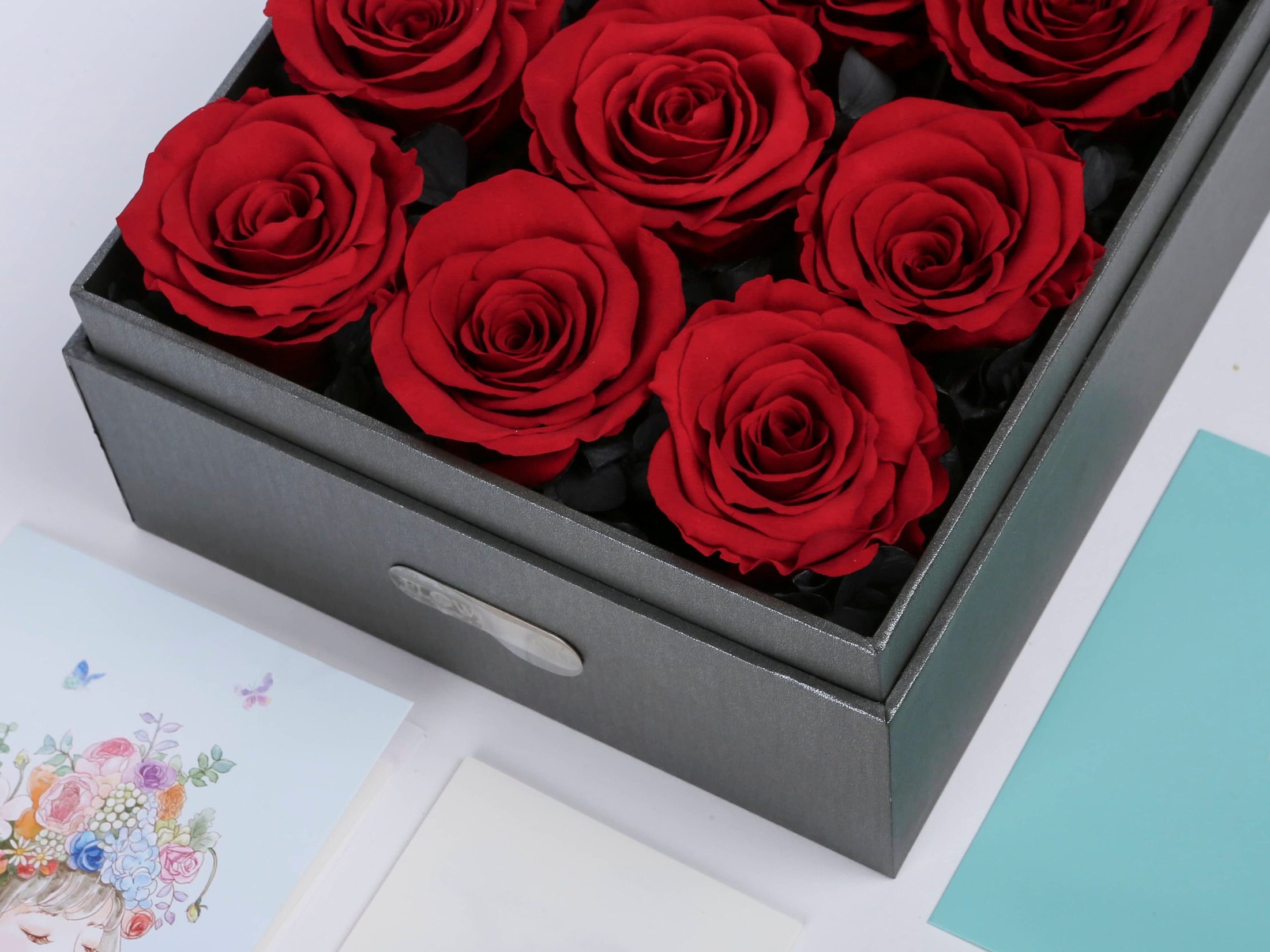 Red Preserved Rose Gift Box Preserved Roses With Gray-black Hydrangeas ...