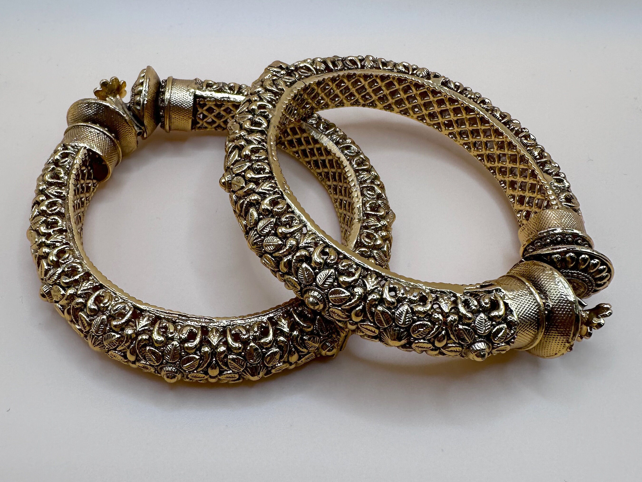 Traditional Bangles Indian Jewelry Bollywood Jewelry Indian Temple ...