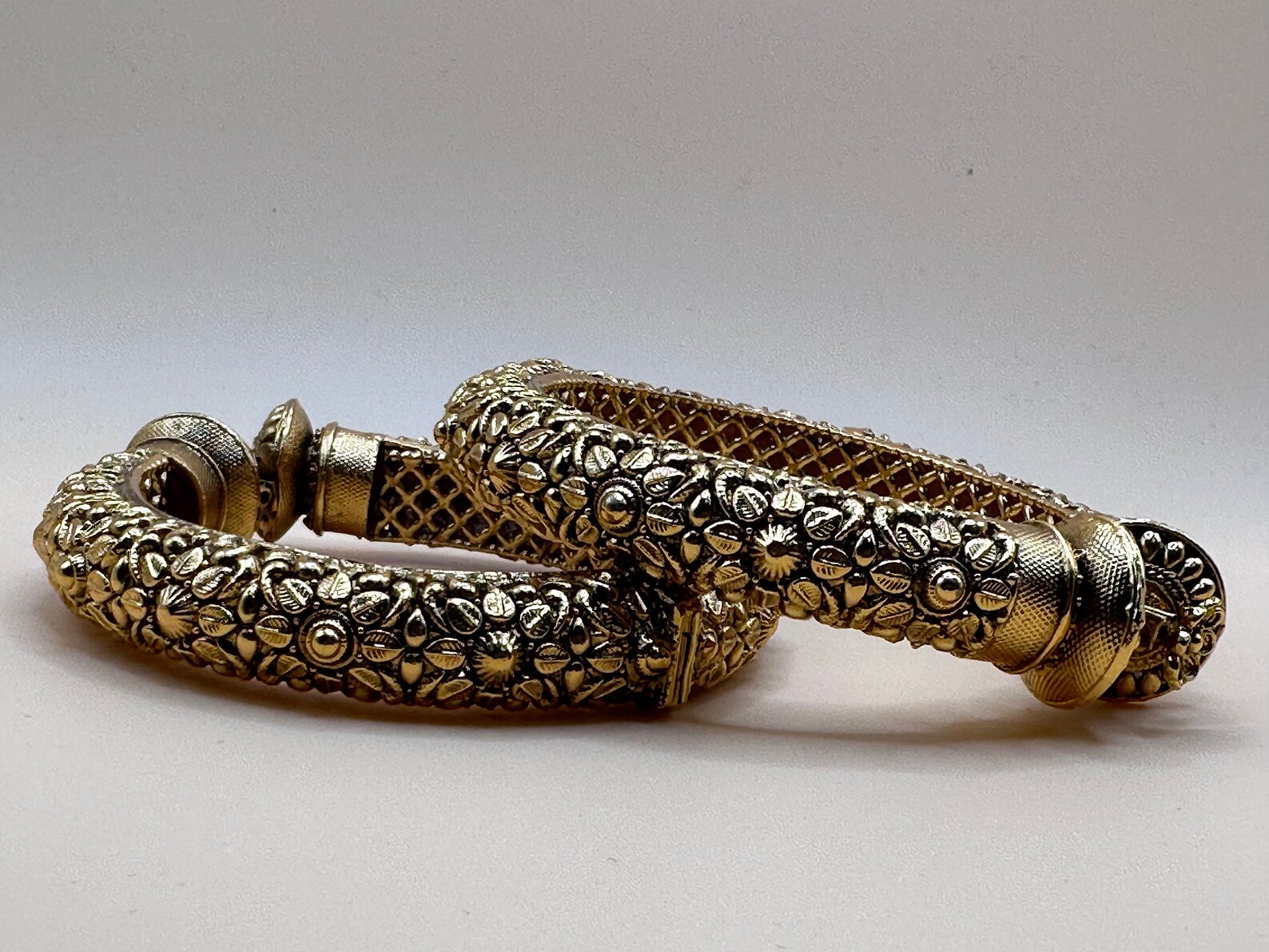 Traditional Bangles Indian Jewelry Bollywood Jewelry Indian Temple ...
