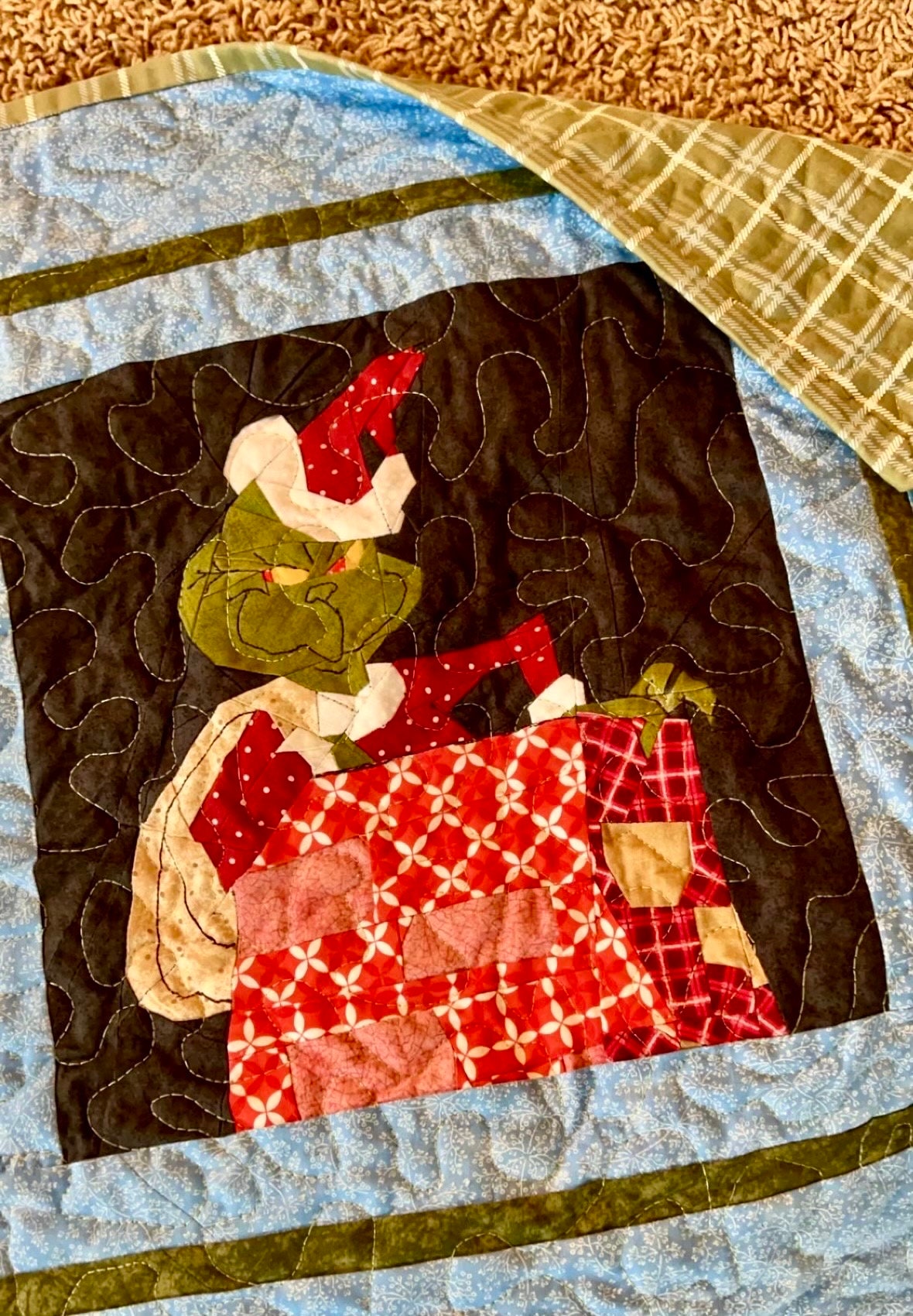 The Grinch Xmas Quilt With Matching Pillow - Etsy