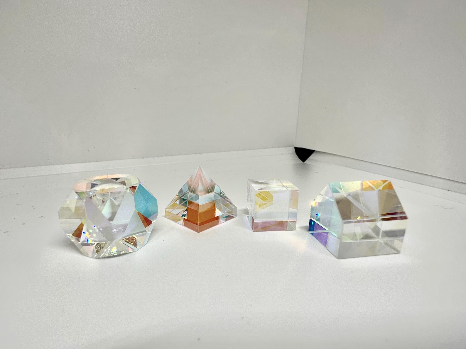 Mini K9 Crystal Pyramid Sunlight Catcher, Rainbow Maker, Square Cube ...