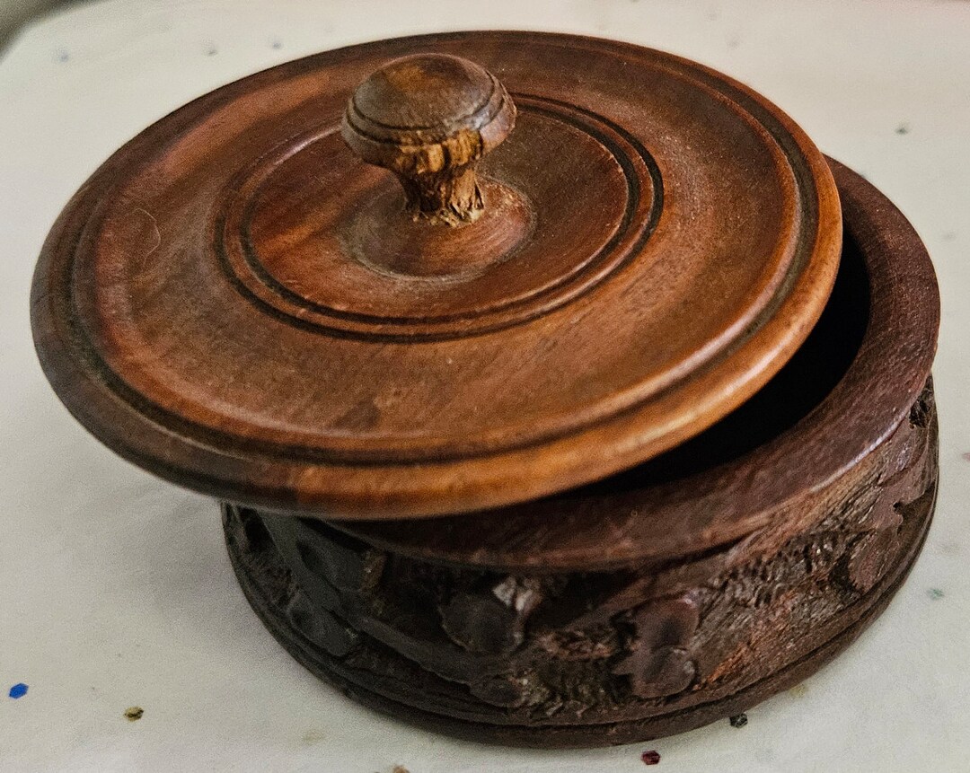 Vintage Round Wood Trinket Box, Hand Carved Wood Trinket Box, Round ...