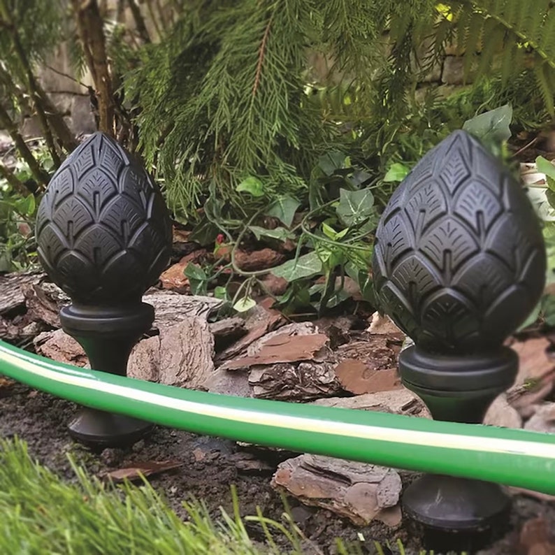 4-pack Decorative Plastic Garden Hose Guide Stake With Artichoke Design ...