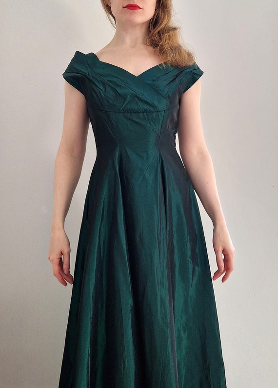 vintage 1950s iridescent emerald - Gem