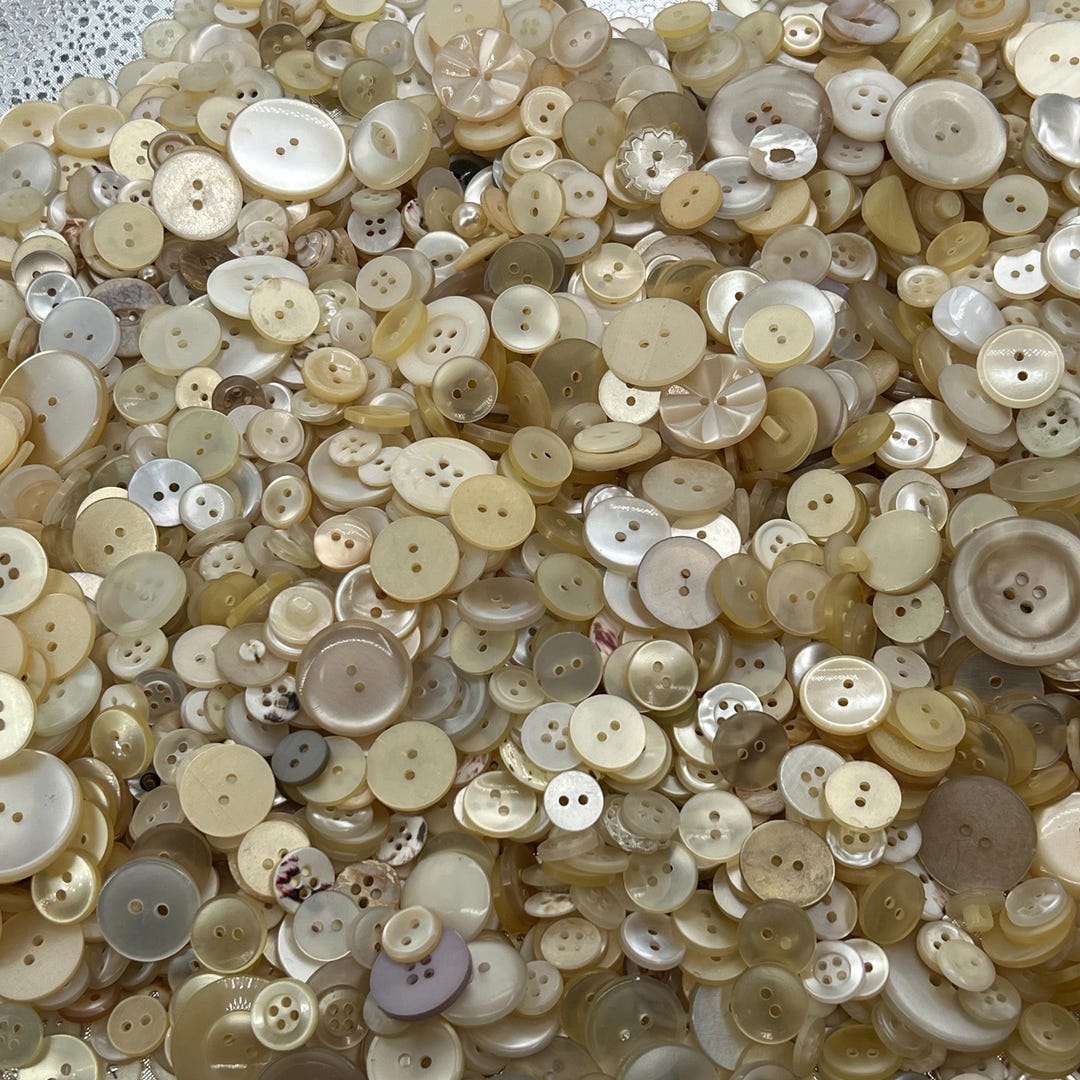 25 Vintage Off-white Buttons, Mixed Sizes - Etsy
