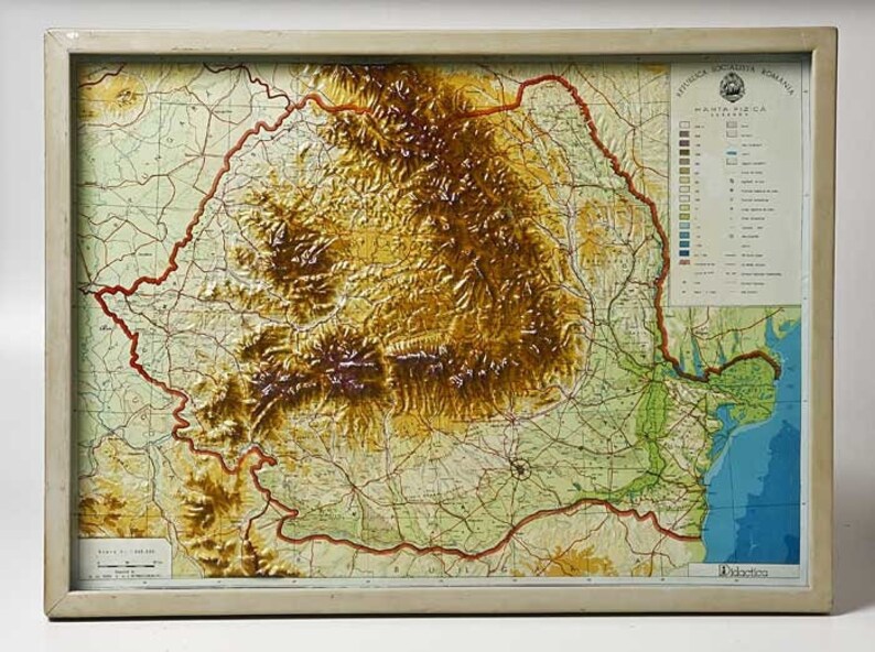 Vintage Old School Map, Romania Topographical Framed Map - Etsy