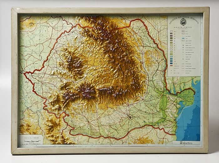 Vintage Old School Map, Romania Topographical Framed Map - Etsy