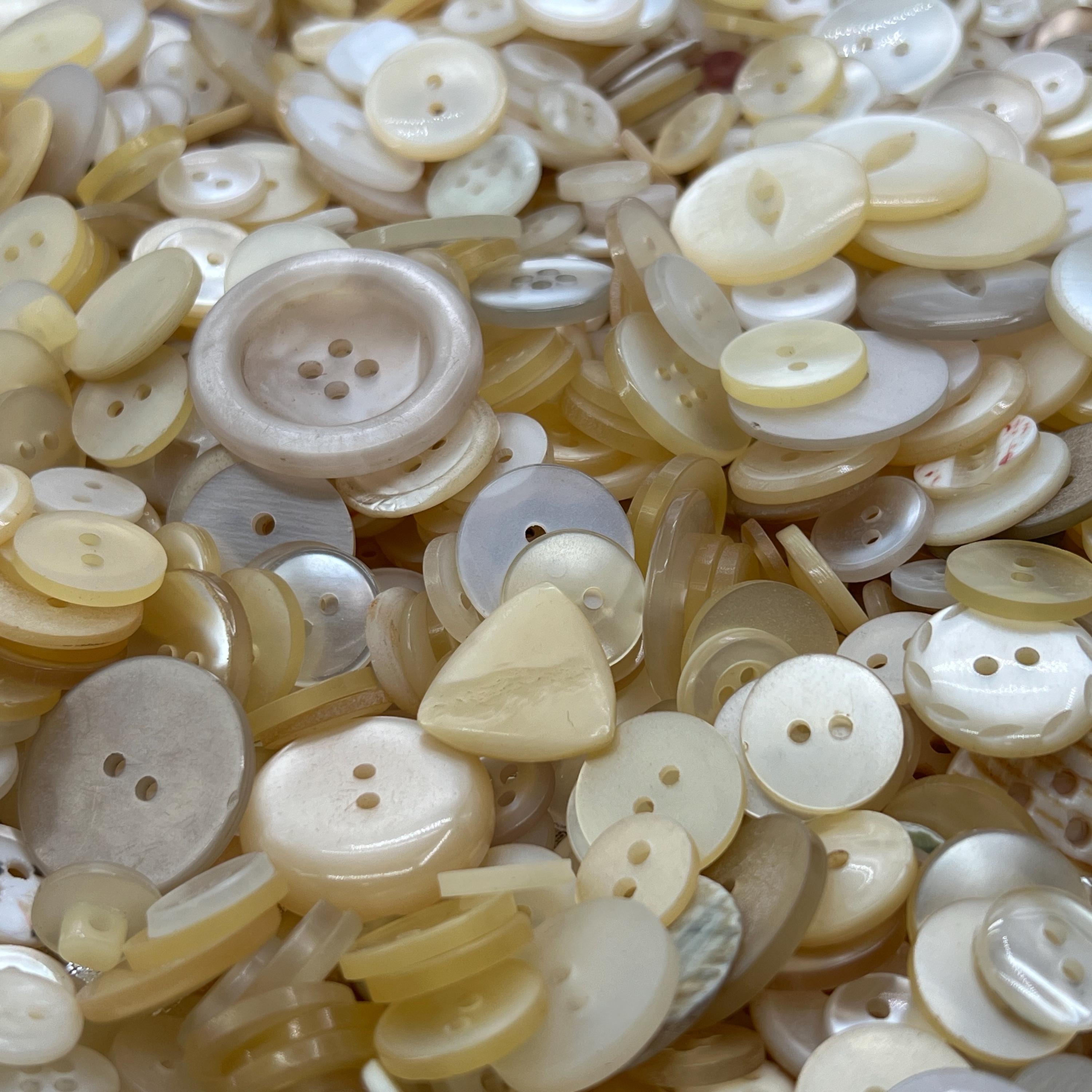 25 Vintage Off-white Buttons, Mixed Sizes - Etsy