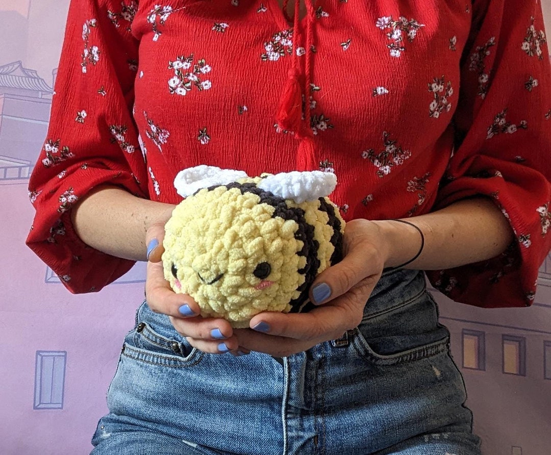 Maxi Anti-stress Bee Plush Toy in Very Soft Chenille Yarn, Glitter Bee ...
