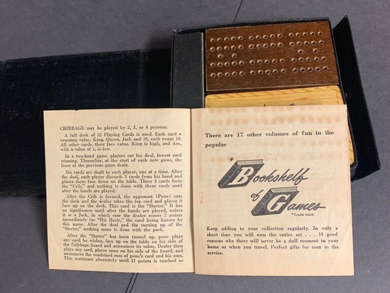 Vintage Lowe Bookshelf Cribbage Board Game. 1940s Era. Small Size With ...