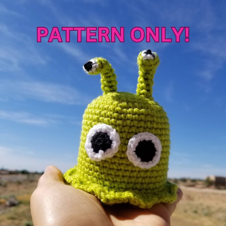 Alien Blob Desk Buddy CROCHET PATTERN, Crochet Stuffed Toy, Amigurumi ...