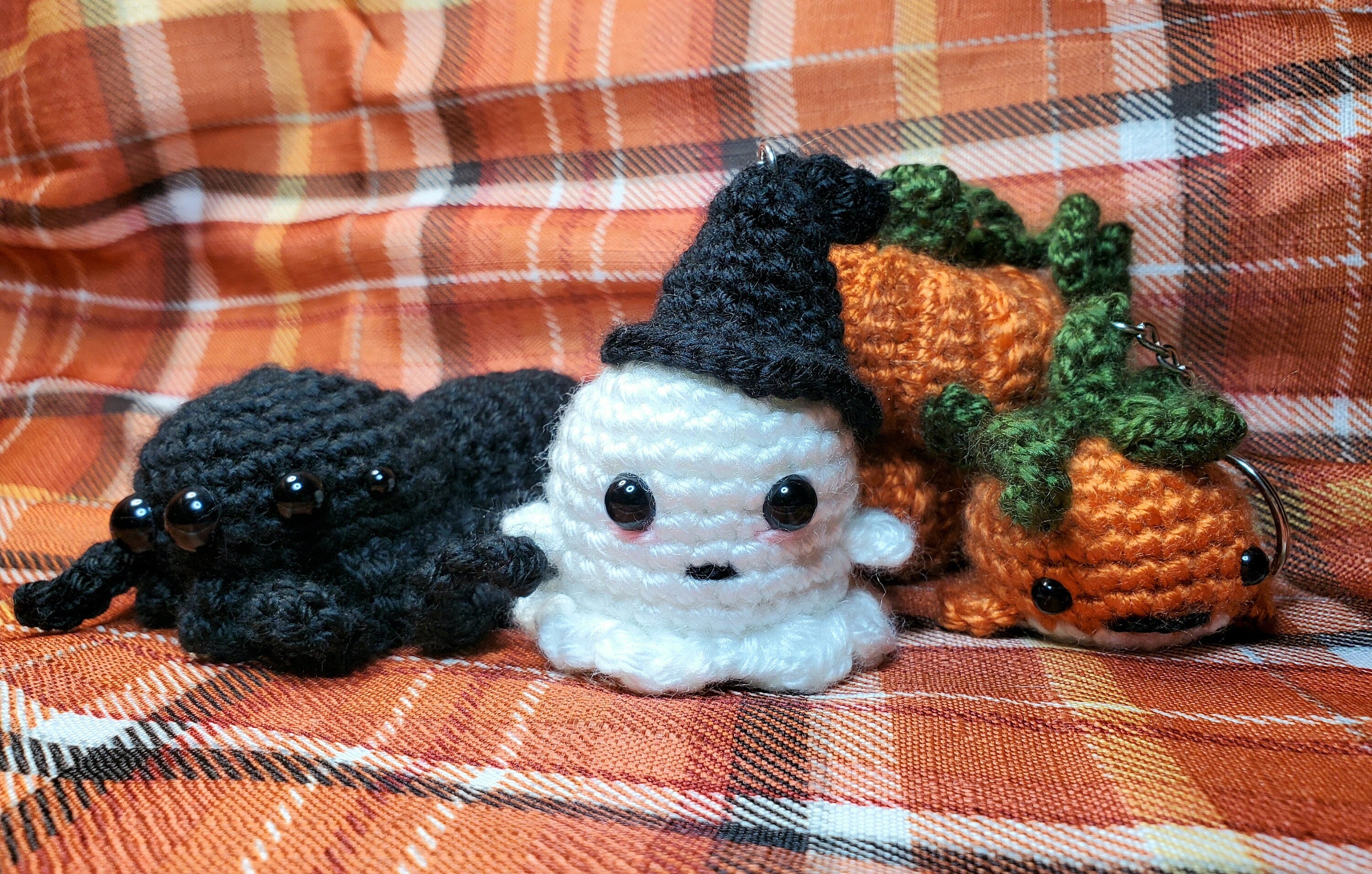 Ghost Witch Hat Keychain Crochet Pattern DIY Handmade Ghost Keychain ...